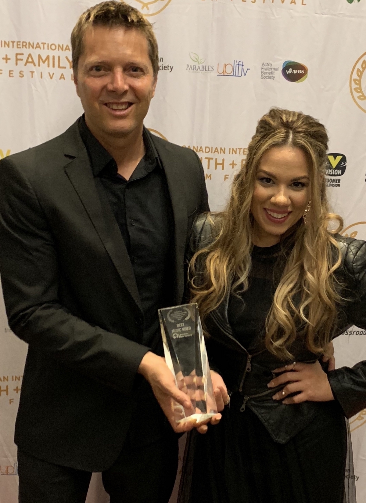 Music Videos News | Steph Carse music video break every chain | BREATHEcast