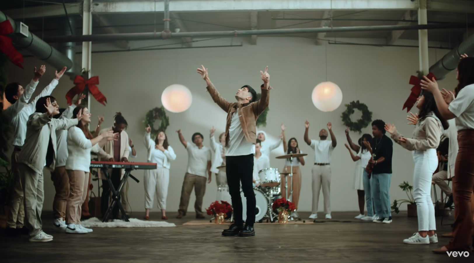 Phil Wickham - Manger Throne (Official Music Video) | BREATHEcast